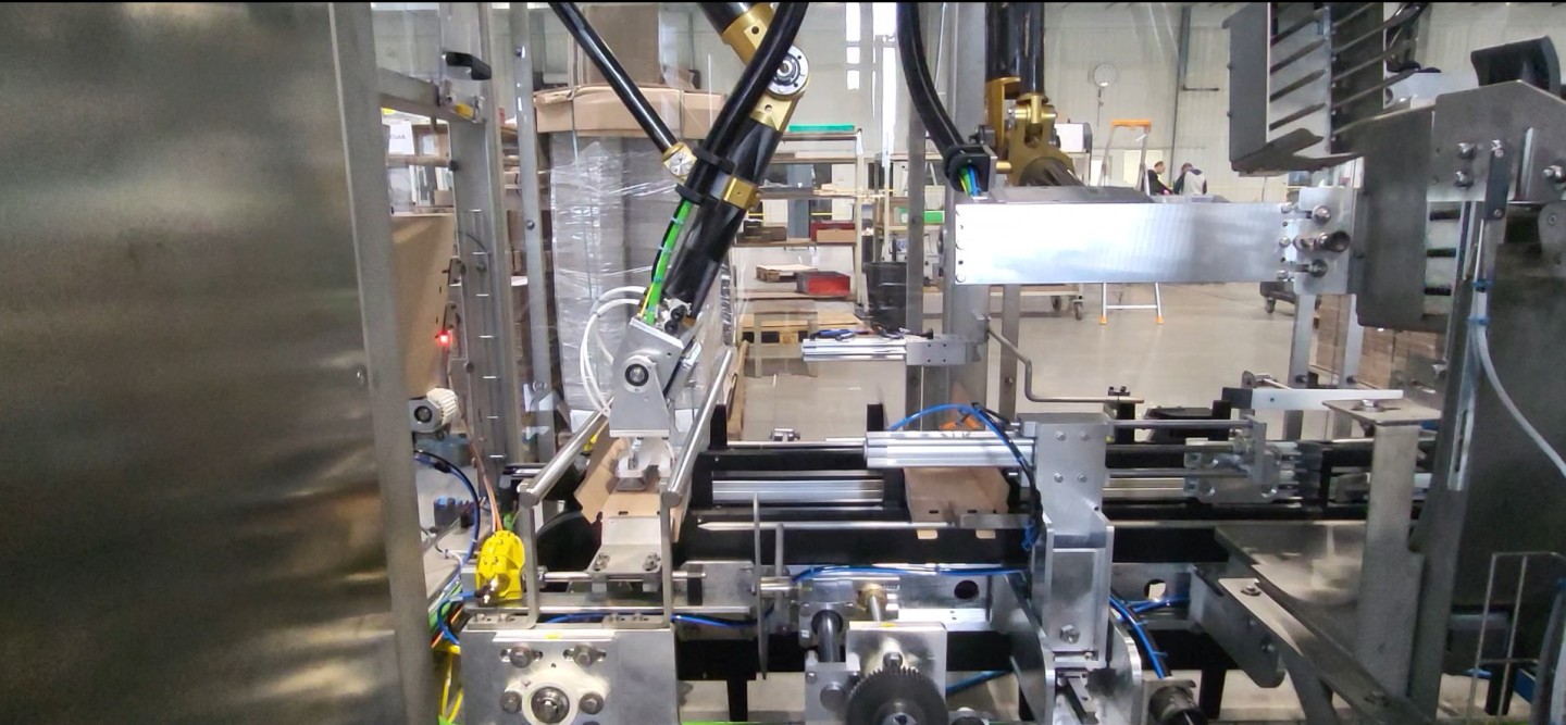 Case packer and palletizer for doypacks | Case study | MG Tech